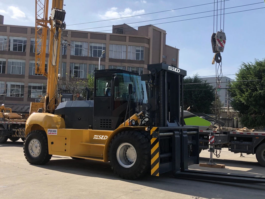 Mesin Multi Directional 28 Ton Heavy Lift Forklift Lifter dengan kemudi ...