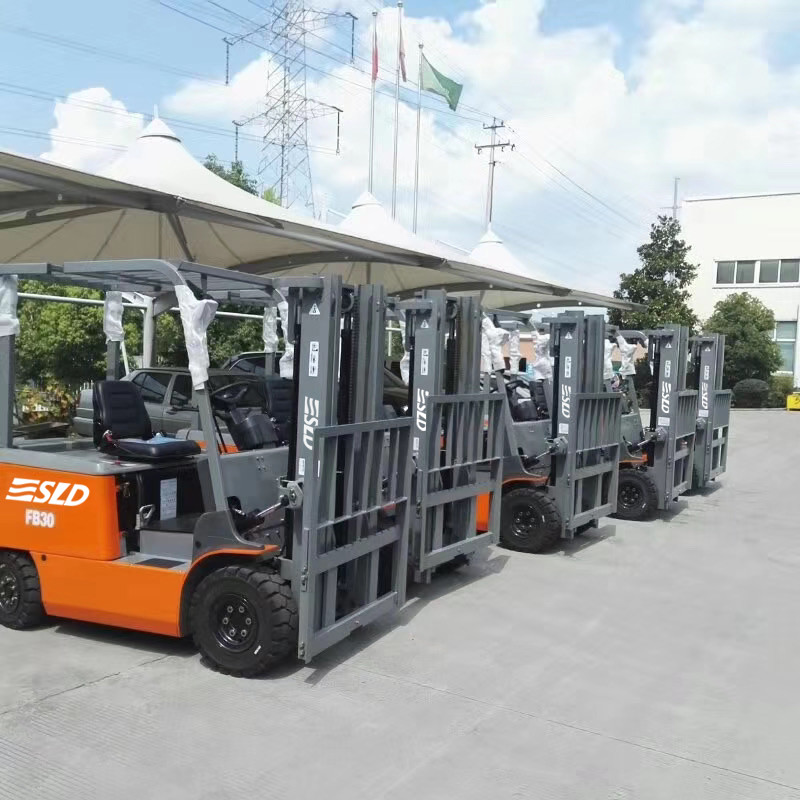 Truk Forklift Listrik Roda Empat 3 Ton 3,5 Ton 6k 7k